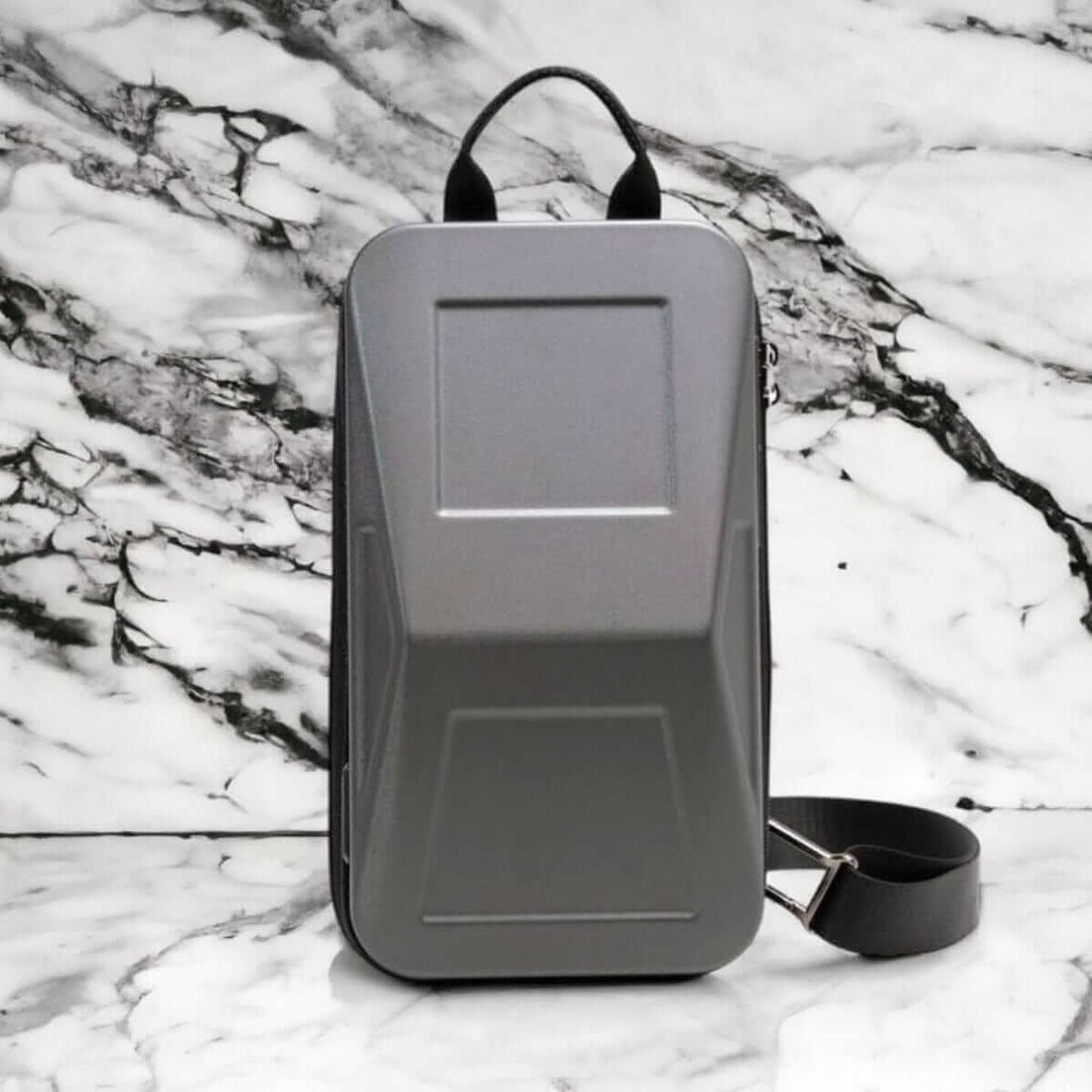 CYBER SLING: TESLA CYBERTRUCK-INSPIRED (7L, USB PORT, CROSSBODY, TSA L